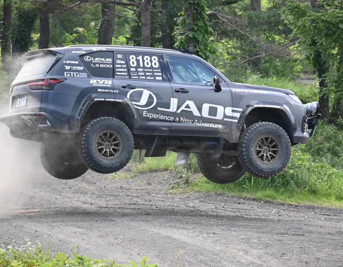 LEXUS LX600リヤハッチドライカーボン化 ～TEAM JAOS BAJAチャレンジ～ – Workshop匠